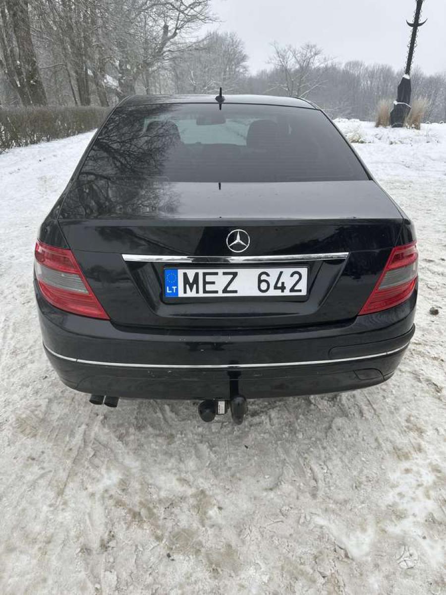 Melns Mercedes-Benz C 200 2010 Tauragė, ar dzinēja tilpumu 2.10 L un nobraukumu 275 tūkst. km par 4500 €, foto 11 vietnē AUTOMOTO.COM.LV