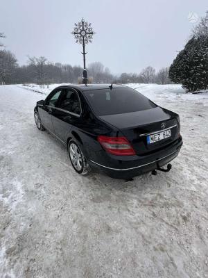 Melns Mercedes-Benz C 200 2010 Tauragė, ar dzinēja tilpumu 2.10 L un nobraukumu 275 tūkst. km par 4500 €, foto 19 vietnē AUTOMOTO.COM.LV