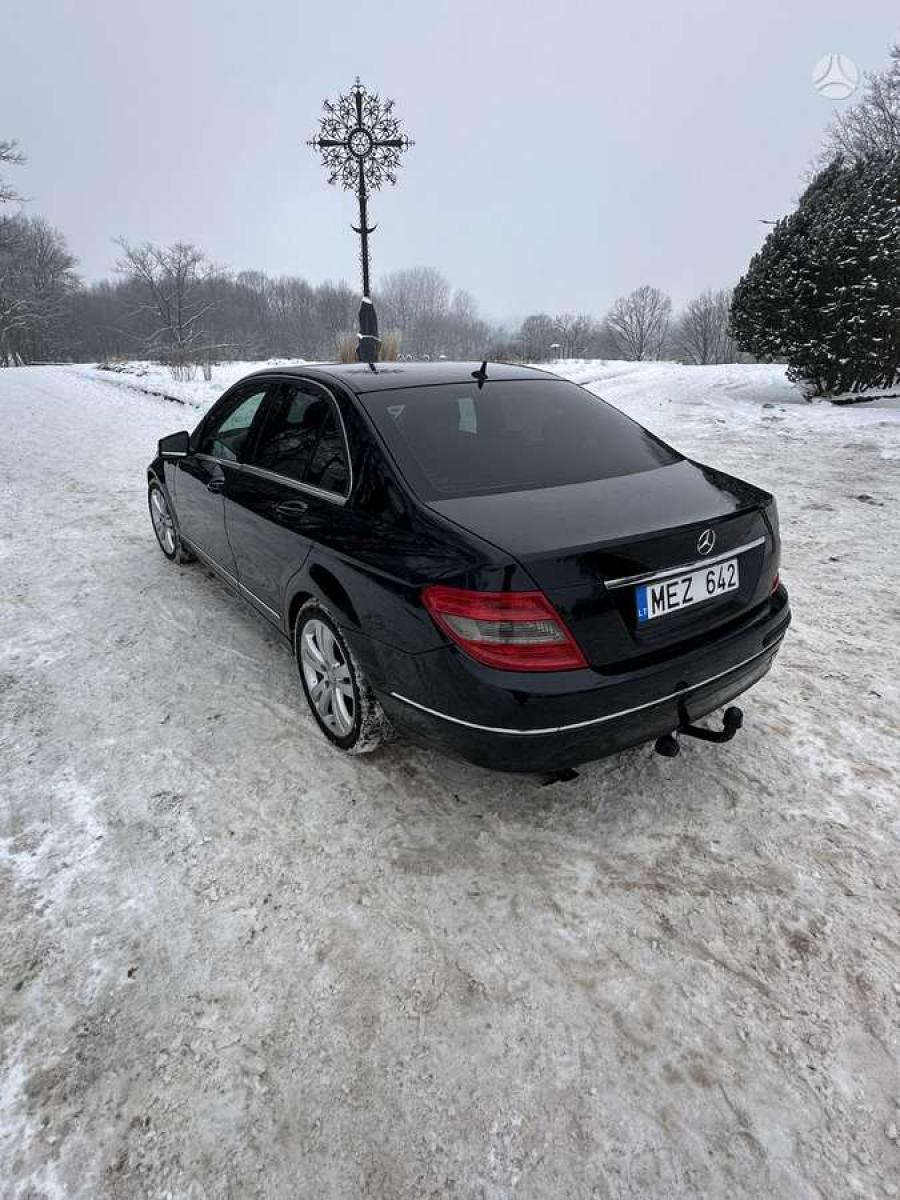 Melns Mercedes-Benz C 200 2010 Tauragė, ar dzinēja tilpumu 2.10 L un nobraukumu 275 tūkst. km par 4500 €, foto 19 vietnē AUTOMOTO.COM.LV