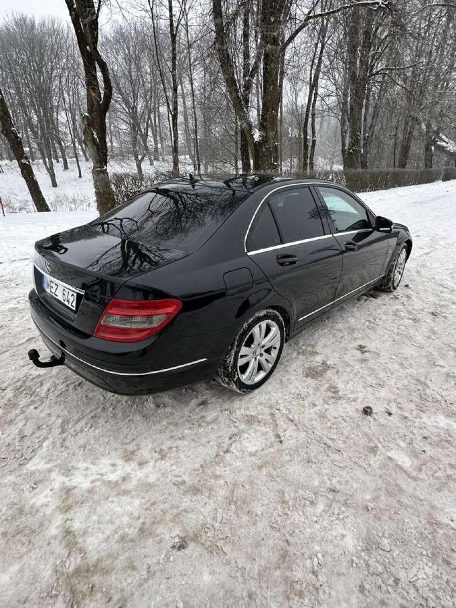 Melns Mercedes-Benz C 200 2010 Tauragė, ar dzinēja tilpumu 2.10 L un nobraukumu 275 tūkst. km par 4500 €, foto 20 vietnē AUTOMOTO.COM.LV