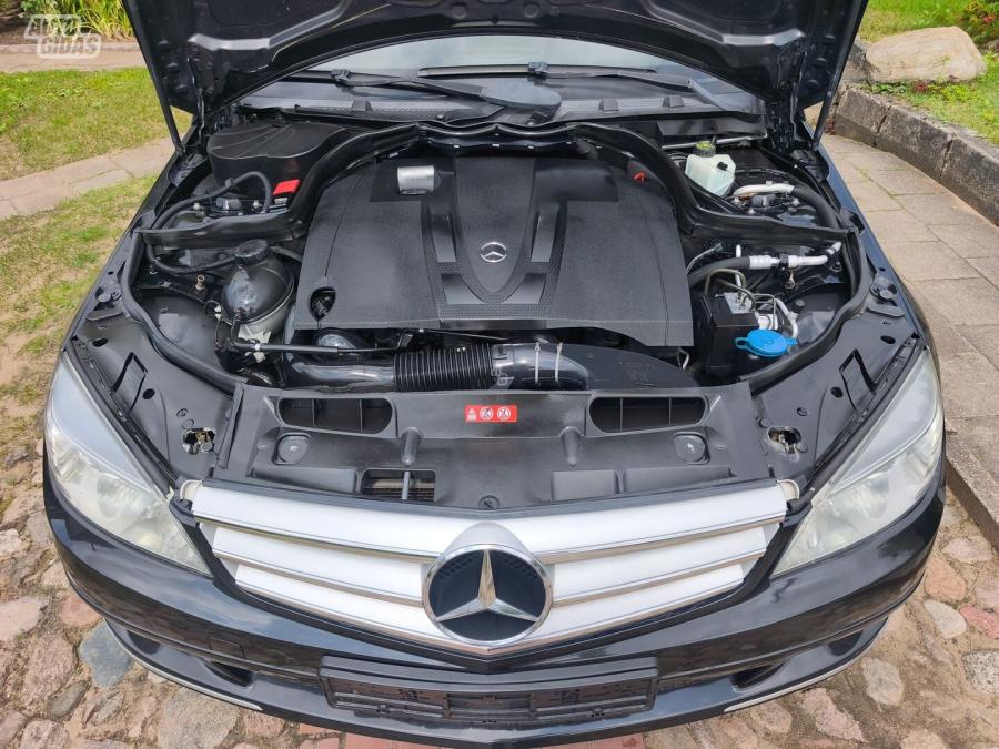 Black Mercedes-Benz C 200 2010 in Utena, with an engine capacity of 2.10 L and mileage of 274 thousand km for 4600 €, photo 1 on AUTOMOTO.COM.LV