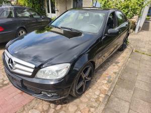 Black Mercedes-Benz C 200 2010 in Utena, with an engine capacity of 2.10 L and mileage of 274 thousand km for 4600 €, photo 4 on AUTOMOTO.COM.LV