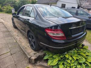 Black Mercedes-Benz C 200 2010 in Utena, with an engine capacity of 2.10 L and mileage of 274 thousand km for 4600 €, photo 6 on AUTOMOTO.COM.LV