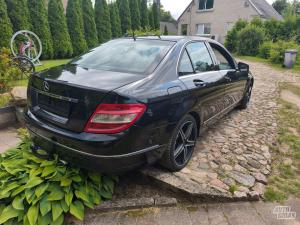 Black Mercedes-Benz C 200 2010 in Utena, with an engine capacity of 2.10 L and mileage of 274 thousand km for 4600 €, photo 8 on AUTOMOTO.COM.LV