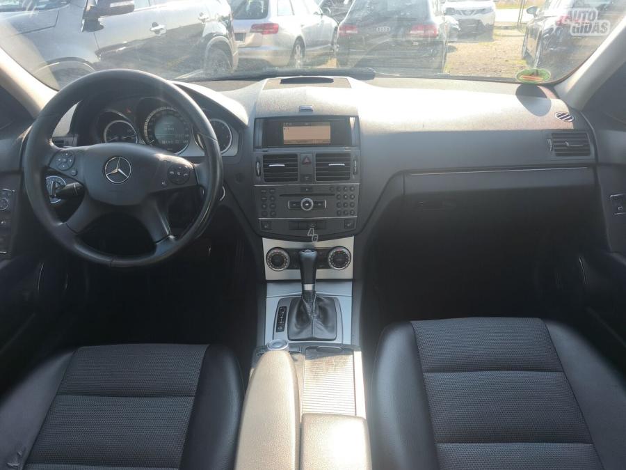 Black Mercedes-Benz C 200 2010 in Utena, with an engine capacity of 2.10 L and mileage of 274 thousand km for 4600 €, photo 14 on AUTOMOTO.COM.LV
