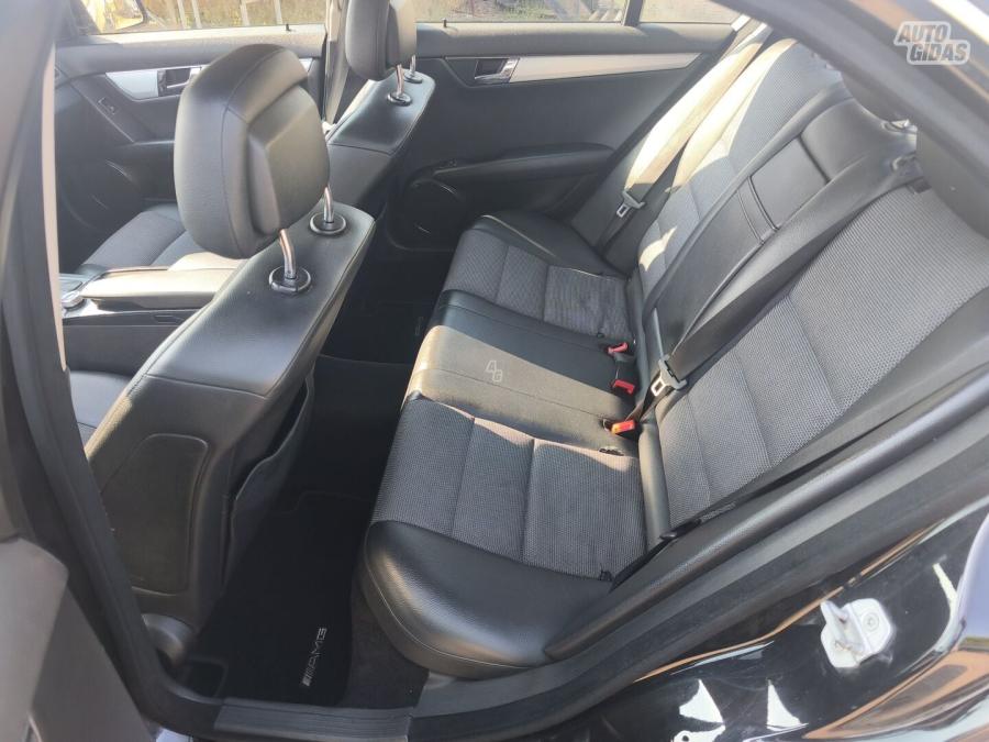 Black Mercedes-Benz C 200 2010 in Utena, with an engine capacity of 2.10 L and mileage of 274 thousand km for 4600 €, photo 17 on AUTOMOTO.COM.LV