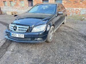 Melns Mercedes-Benz C 200 2011 Kauņa, ar dzinēja tilpumu 2.20 L un nobraukumu 277 tūkst. km par 2500 €, foto  vietnē AUTOMOTO.COM.LV
