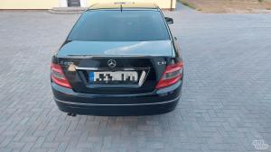 Black Mercedes-Benz C 200 2011 in Trakai, with an engine capacity of 2.00 L and mileage of 320 thousand km for 3500 €, photo 3 on AUTOMOTO.COM.LV