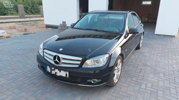 Black Mercedes-Benz C 200 2011 in Trakai, with an engine capacity of 2.00 L and mileage of 320 thousand km for 3500 €, photo 3 on AUTOMOTO.COM.LV