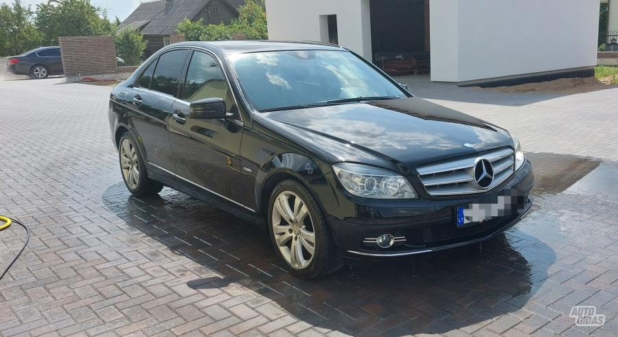 Black Mercedes-Benz C 200 2011 in Trakai, with an engine capacity of 2.00 L and mileage of 320 thousand km for 3500 €, photo 5 on AUTOMOTO.COM.LV