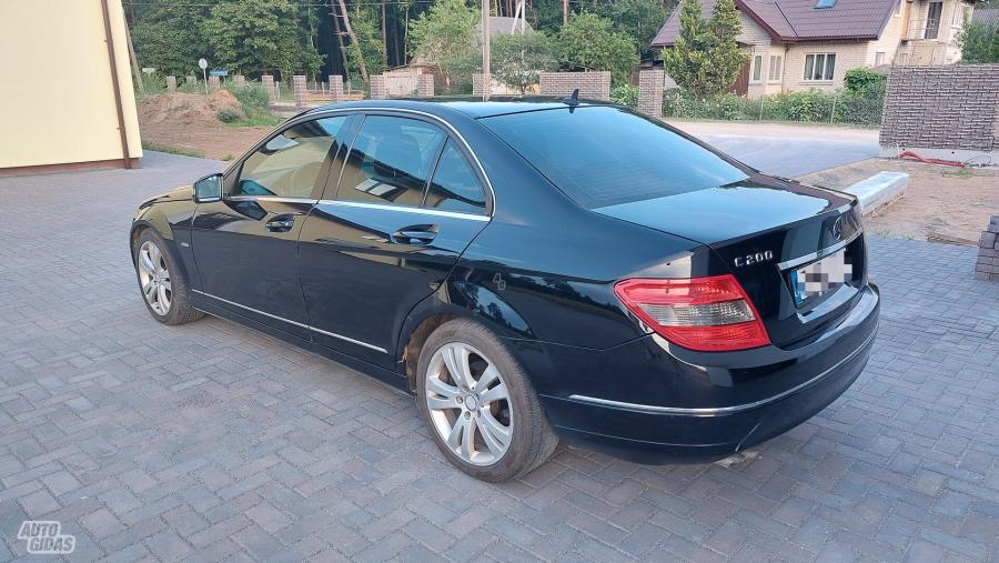 Black Mercedes-Benz C 200 2011 in Trakai, with an engine capacity of 2.00 L and mileage of 320 thousand km for 3500 €, photo 6 on AUTOMOTO.COM.LV