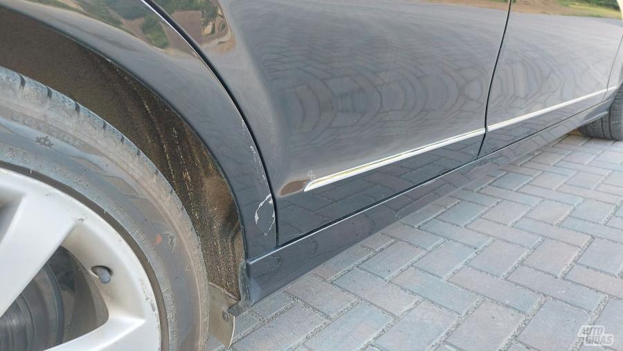 Black Mercedes-Benz C 200 2011 in Trakai, with an engine capacity of 2.00 L and mileage of 320 thousand km for 3500 €, photo 10 on AUTOMOTO.COM.LV