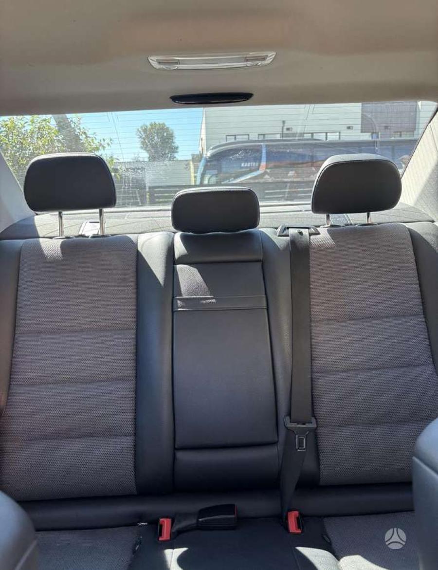 Melns Mercedes-Benz C 200 2011 Klaipėda, ar dzinēja tilpumu 2.14 L un nobraukumu 330 tūkst. km par 6900 €, foto 5 vietnē AUTOMOTO.COM.LV