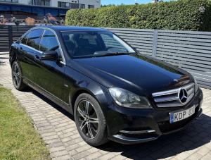 Melns Mercedes-Benz C 200 2011 Klaipėda, ar dzinēja tilpumu 2.14 L un nobraukumu 330 tūkst. km par 6900 €, foto 8 vietnē AUTOMOTO.COM.LV