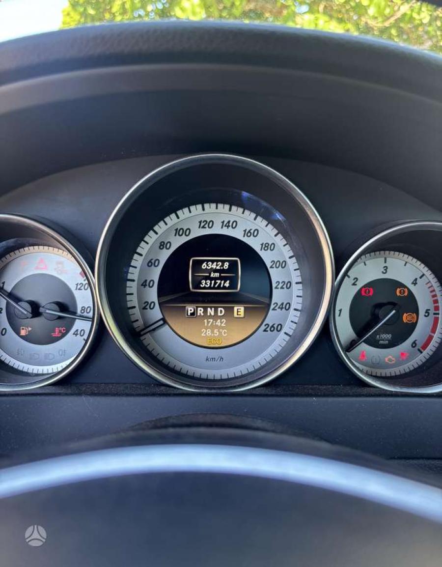 Melns Mercedes-Benz C 200 2011 Klaipėda, ar dzinēja tilpumu 2.14 L un nobraukumu 330 tūkst. km par 6900 €, foto 9 vietnē AUTOMOTO.COM.LV