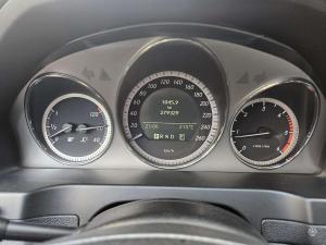 Melns Mercedes-Benz C 200 2011 Viļņa, ar dzinēja tilpumu 2.15 L un nobraukumu 279 tūkst. km par 3150 €, foto 10 vietnē AUTOMOTO.COM.LV