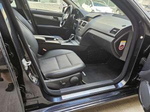 Melns Mercedes-Benz C 200 2011 Viļņa, ar dzinēja tilpumu 2.15 L un nobraukumu 279 tūkst. km par 3150 €, foto 13 vietnē AUTOMOTO.COM.LV