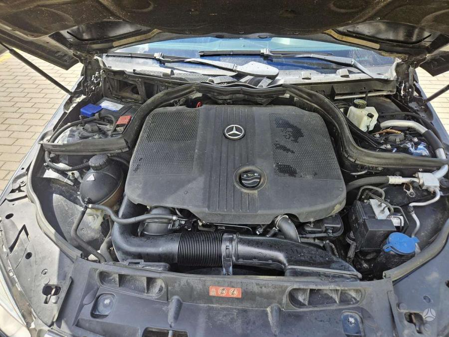 Melns Mercedes-Benz C 200 2011 Viļņa, ar dzinēja tilpumu 2.15 L un nobraukumu 279 tūkst. km par 3150 €, foto 17 vietnē AUTOMOTO.COM.LV