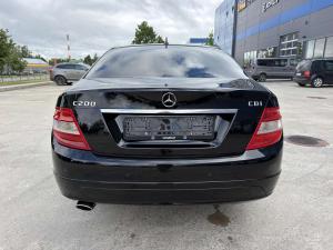 Black Mercedes-Benz C 200 2011 in Panevezys, with an engine capacity of 2.14 L and mileage of 273 thousand km for 4900 €, photo 10 on AUTOMOTO.COM.LV