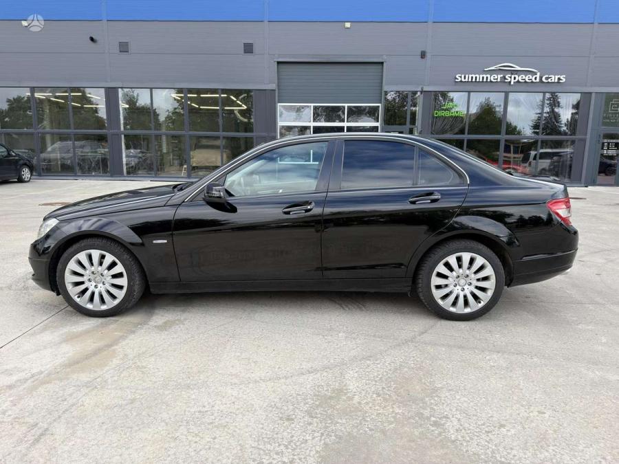 Black Mercedes-Benz C 200 2011 in Panevezys, with an engine capacity of 2.14 L and mileage of 273 thousand km for 4900 €, photo 12 on AUTOMOTO.COM.LV