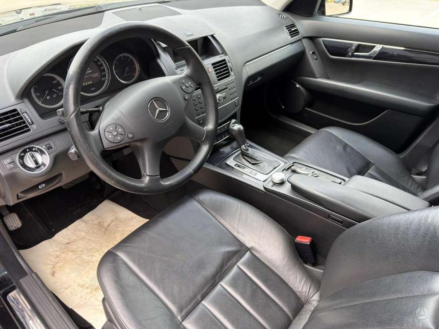 Black Mercedes-Benz C 200 2011 in Panevezys, with an engine capacity of 2.14 L and mileage of 273 thousand km for 4900 €, photo 14 on AUTOMOTO.COM.LV