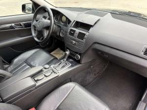 Black Mercedes-Benz C 200 2011 in Panevezys, with an engine capacity of 2.14 L and mileage of 273 thousand km for 4900 €, photo 17 on AUTOMOTO.COM.LV
