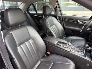 Black Mercedes-Benz C 200 2011 in Panevezys, with an engine capacity of 2.14 L and mileage of 273 thousand km for 4900 €, photo 20 on AUTOMOTO.COM.LV