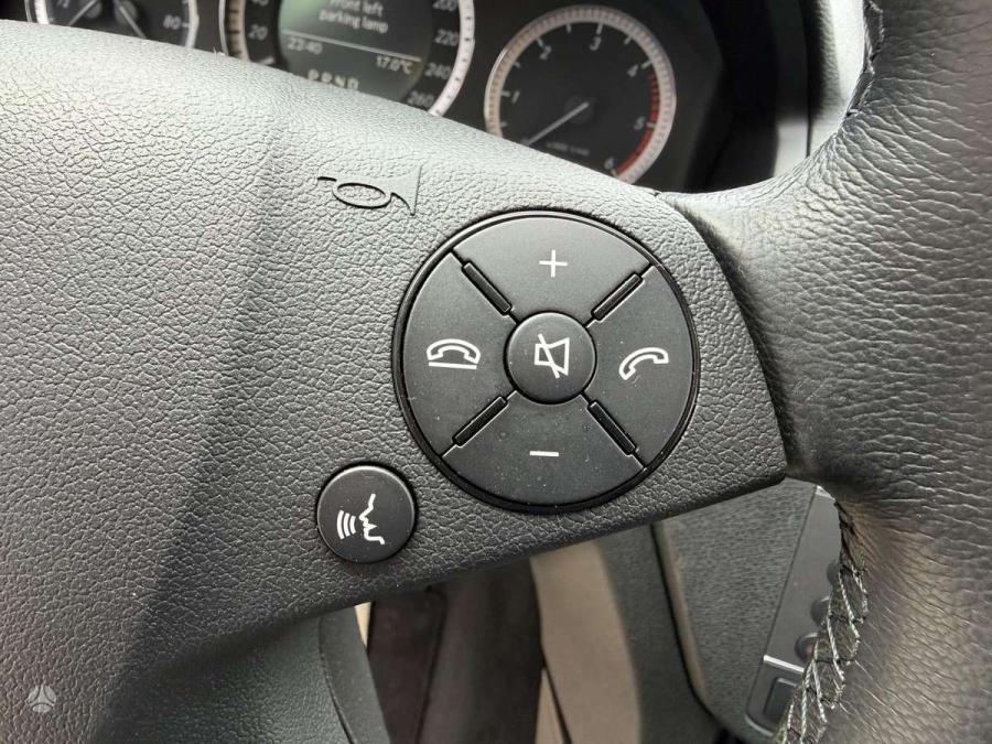 Black Mercedes-Benz C 200 2011 in Panevezys, with an engine capacity of 2.14 L and mileage of 273 thousand km for 4900 €, photo 24 on AUTOMOTO.COM.LV
