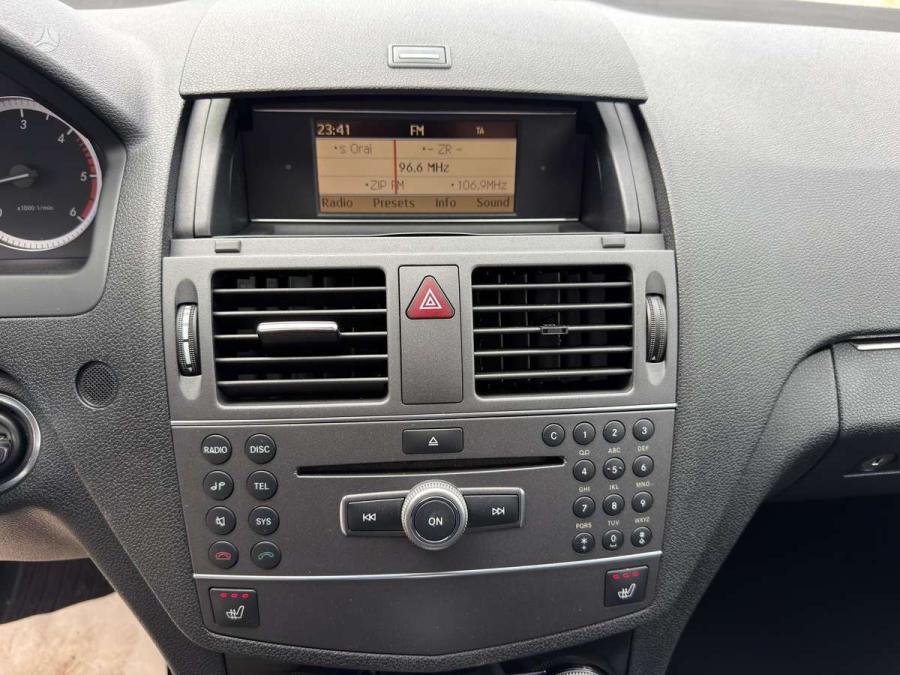 Black Mercedes-Benz C 200 2011 in Panevezys, with an engine capacity of 2.14 L and mileage of 273 thousand km for 4900 €, photo 26 on AUTOMOTO.COM.LV
