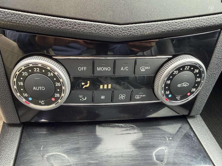 Black Mercedes-Benz C 200 2011 in Panevezys, with an engine capacity of 2.14 L and mileage of 273 thousand km for 4900 €, photo 27 on AUTOMOTO.COM.LV