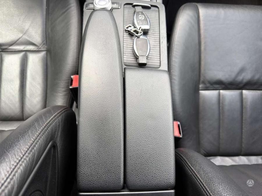 Black Mercedes-Benz C 200 2011 in Panevezys, with an engine capacity of 2.14 L and mileage of 273 thousand km for 4900 €, photo 28 on AUTOMOTO.COM.LV