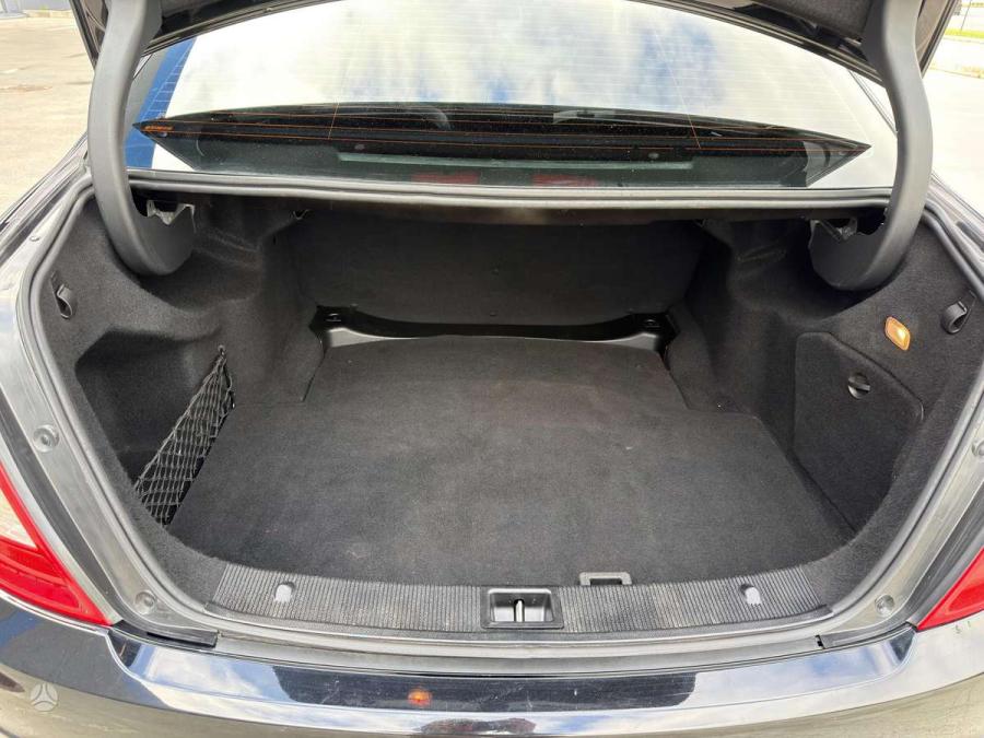 Black Mercedes-Benz C 200 2011 in Panevezys, with an engine capacity of 2.14 L and mileage of 273 thousand km for 4900 €, photo 33 on AUTOMOTO.COM.LV
