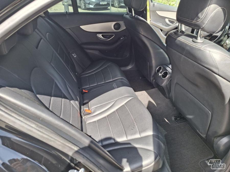 Melns Mercedes-Benz C 200 2015 Šauļi, ar dzinēja tilpumu 1.60 L un nobraukumu 236 tūkst. km par 9900 €, foto 13 vietnē AUTOMOTO.COM.LV