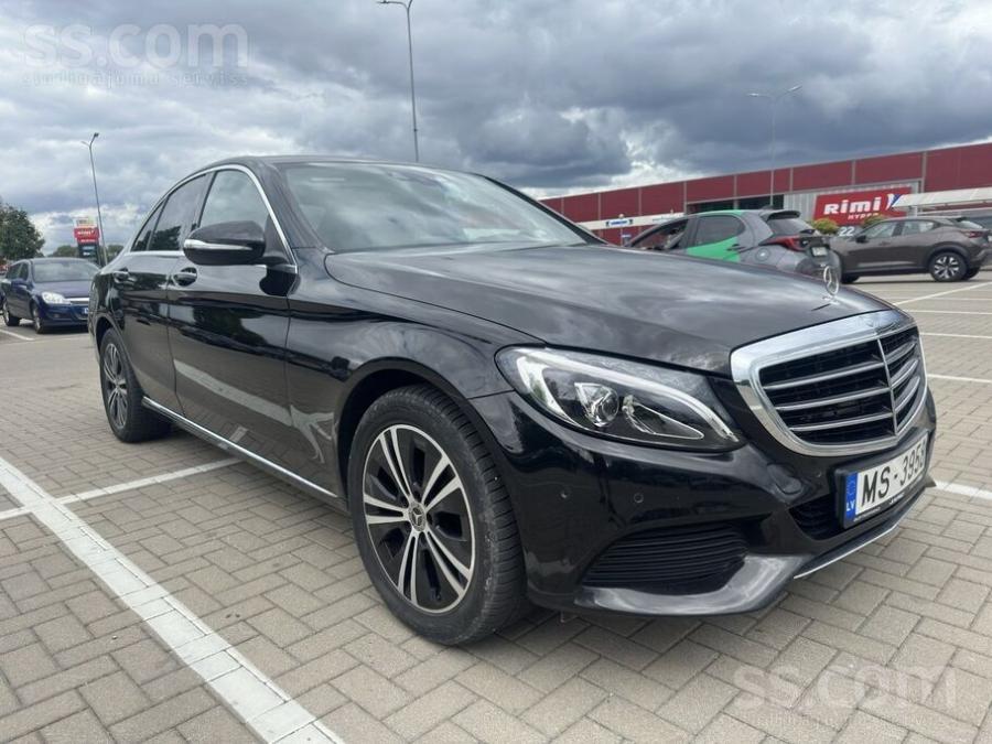 Черный Мерседес Ц 200 2015 в Рига, объемом двигателя 1.60 л и пробегом 239 тыс. км за 13200 €, фото 4 на AUTOMOTO.COM.LV
