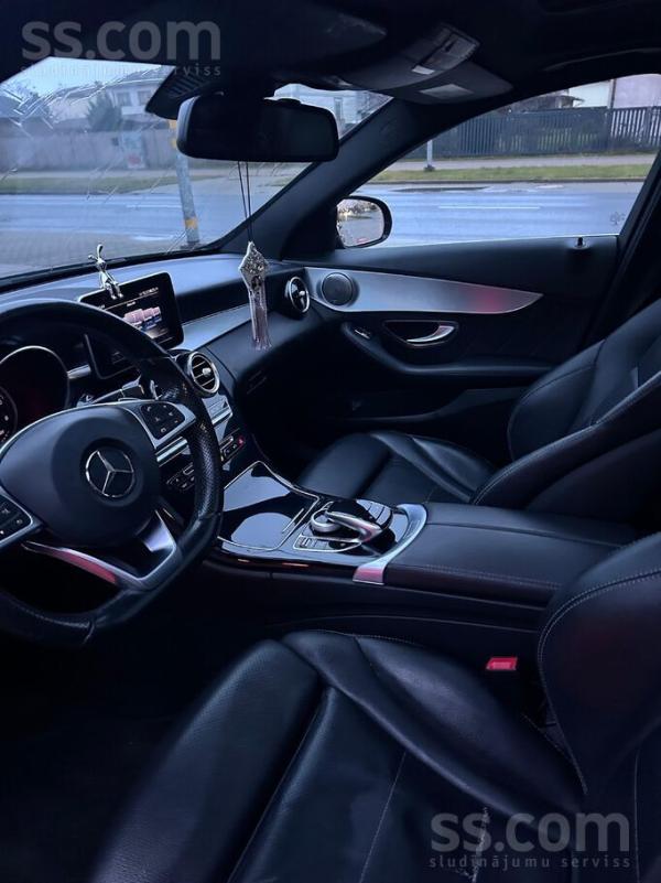Black Mercedes-Benz C 200 2016 in Liepaja, with an engine capacity of 2.10 L and mileage of 265 thousand km for 18000 €, photo 4 on AUTOMOTO.COM.LV