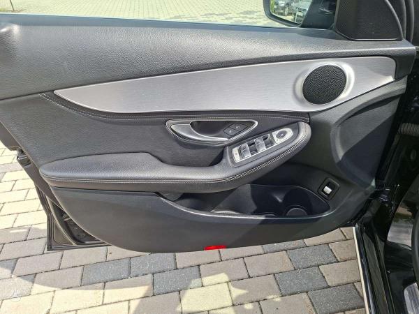 Black Mercedes-Benz C 200 2016 in Siauliai, with an engine capacity of 1.60 L and mileage of 234 thousand km for 9900 €, photo 9 on AUTOMOTO.COM.LV