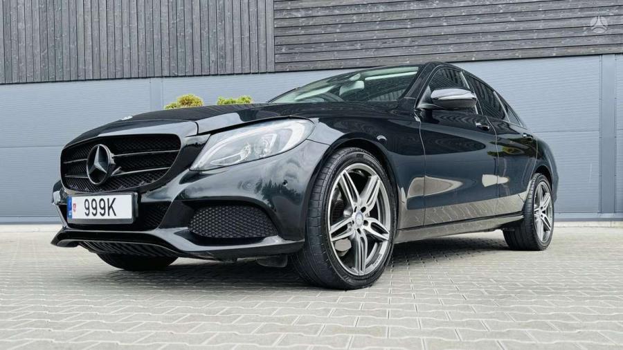 Black Mercedes-Benz C 200 2017 in Siauliai, with an engine capacity of 1.99 L and mileage of 73 thousand km for 19500 €, photo 4 on AUTOMOTO.COM.LV