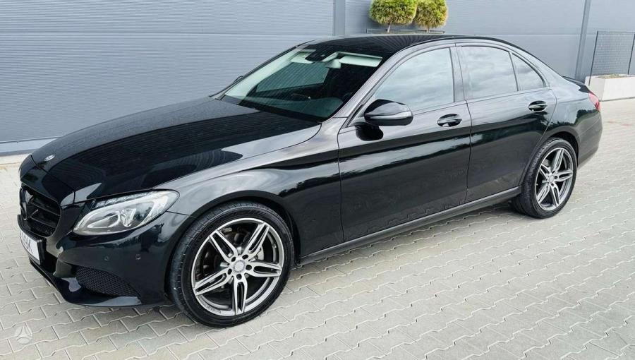 Black Mercedes-Benz C 200 2017 in Siauliai, with an engine capacity of 1.99 L and mileage of 73 thousand km for 19500 €, photo 6 on AUTOMOTO.COM.LV