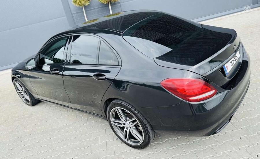 Black Mercedes-Benz C 200 2017 in Siauliai, with an engine capacity of 1.99 L and mileage of 73 thousand km for 19500 €, photo 10 on AUTOMOTO.COM.LV
