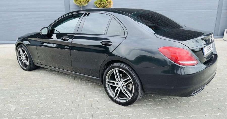 Black Mercedes-Benz C 200 2017 in Siauliai, with an engine capacity of 1.99 L and mileage of 73 thousand km for 19500 €, photo 11 on AUTOMOTO.COM.LV