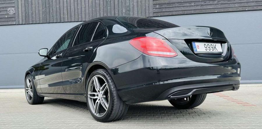 Black Mercedes-Benz C 200 2017 in Siauliai, with an engine capacity of 1.99 L and mileage of 73 thousand km for 19500 €, photo 12 on AUTOMOTO.COM.LV