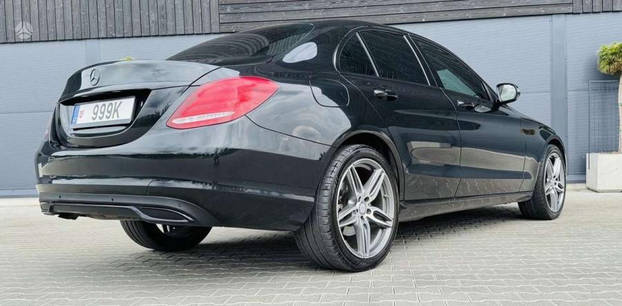 Black Mercedes-Benz C 200 2017 in Siauliai, with an engine capacity of 1.99 L and mileage of 73 thousand km for 19500 €, photo 15 on AUTOMOTO.COM.LV