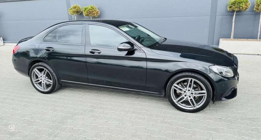 Black Mercedes-Benz C 200 2017 in Siauliai, with an engine capacity of 1.99 L and mileage of 73 thousand km for 19500 €, photo 18 on AUTOMOTO.COM.LV