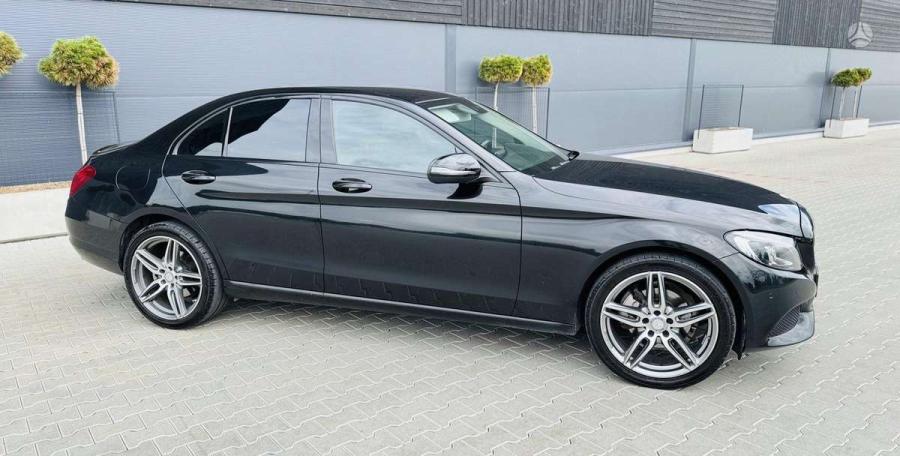 Black Mercedes-Benz C 200 2017 in Siauliai, with an engine capacity of 1.99 L and mileage of 73 thousand km for 19500 €, photo 20 on AUTOMOTO.COM.LV