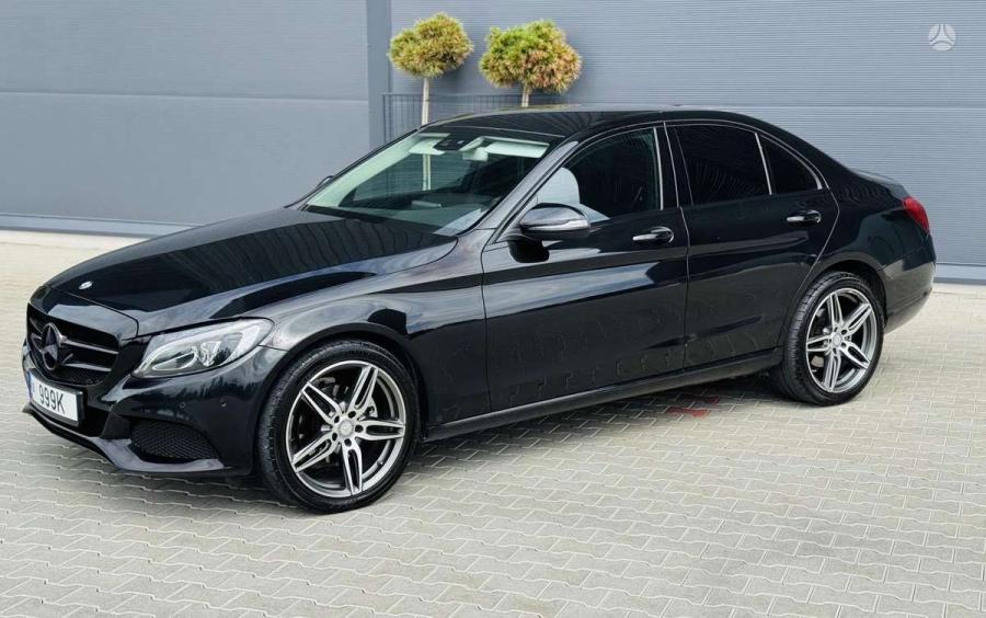 Black Mercedes-Benz C 200 2017 in Siauliai, with an engine capacity of 1.99 L and mileage of 73 thousand km for 19500 €, photo 28 on AUTOMOTO.COM.LV