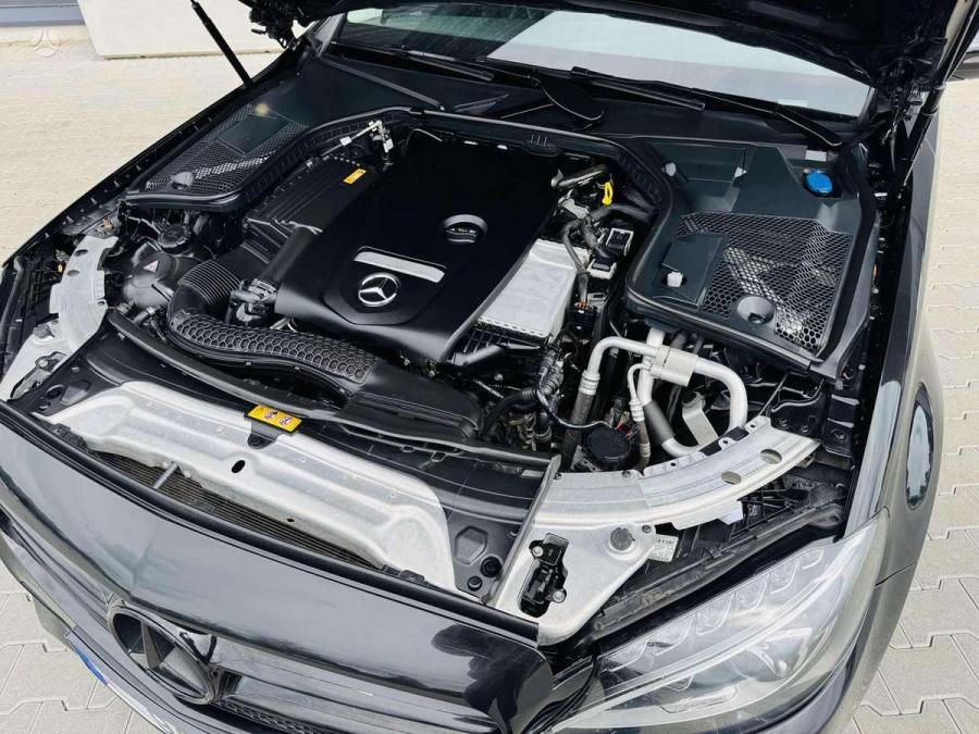 Black Mercedes-Benz C 200 2017 in Siauliai, with an engine capacity of 1.99 L and mileage of 73 thousand km for 19500 €, photo 35 on AUTOMOTO.COM.LV