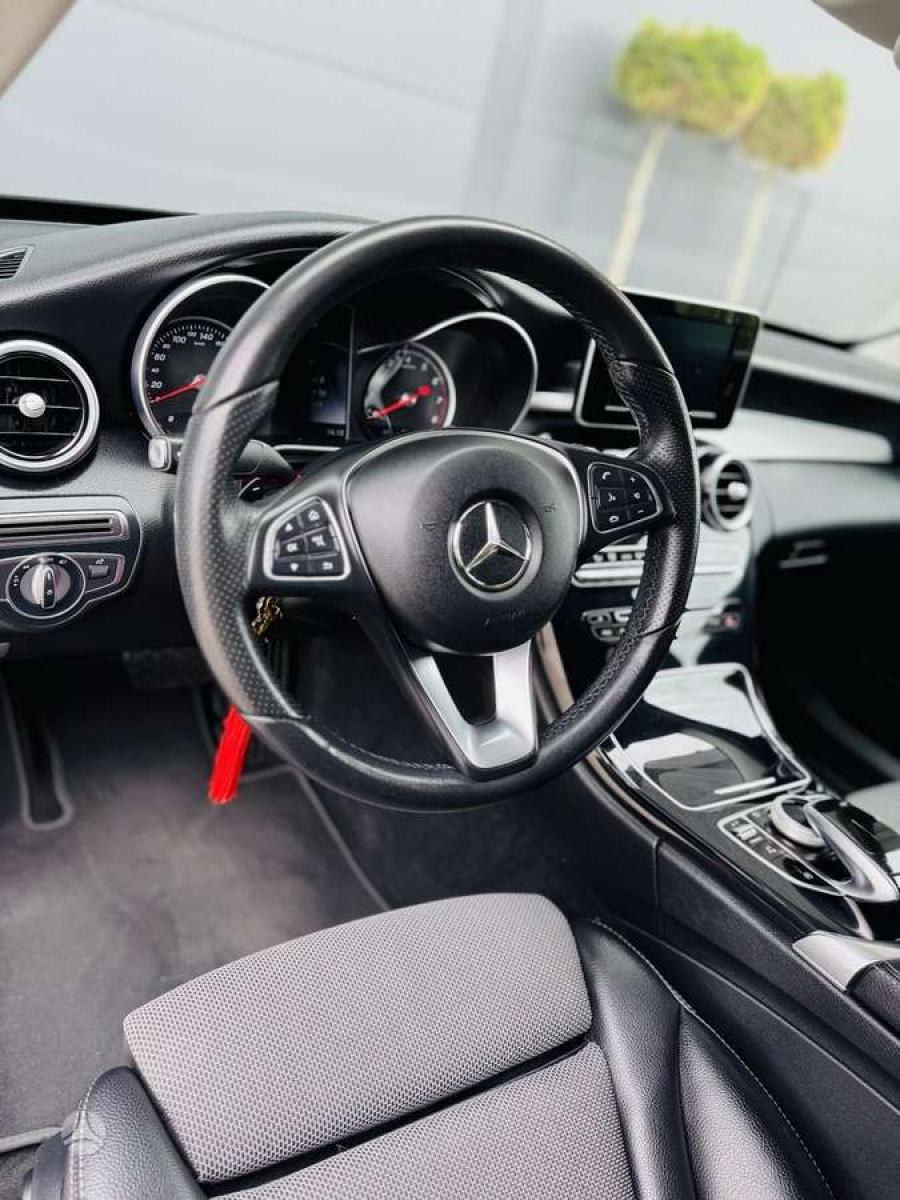 Black Mercedes-Benz C 200 2017 in Siauliai, with an engine capacity of 1.99 L and mileage of 73 thousand km for 19500 €, photo 38 on AUTOMOTO.COM.LV
