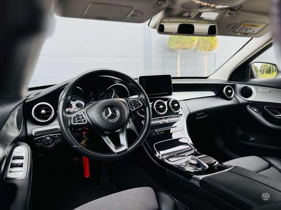 Black Mercedes-Benz C 200 2017 in Siauliai, with an engine capacity of 1.99 L and mileage of 73 thousand km for 19500 €, photo 39 on AUTOMOTO.COM.LV