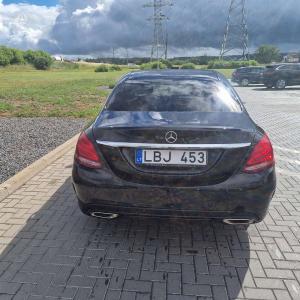 Melns Mercedes-Benz C 200 2017 Kauņa, ar dzinēja tilpumu 1.99 L un nobraukumu 105 tūkst. km par 18400 €, foto 3 vietnē AUTOMOTO.COM.LV