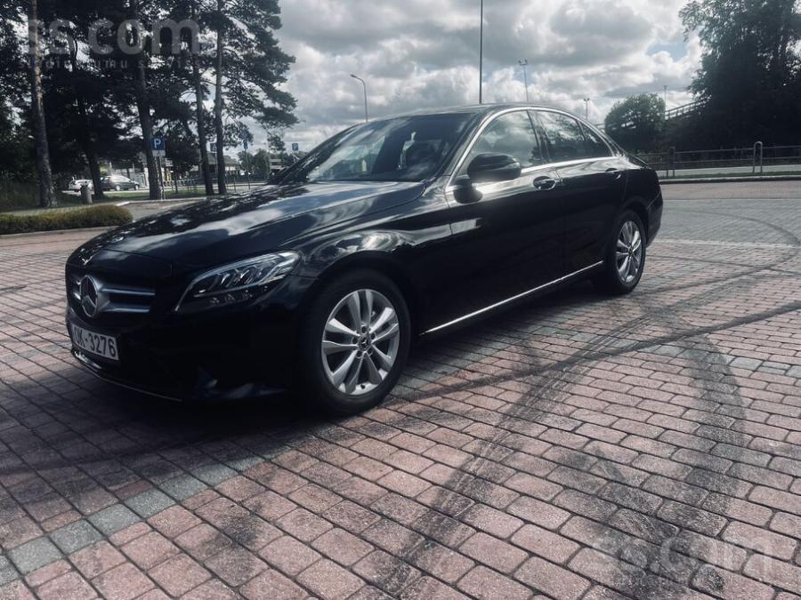 Black Mercedes-Benz C 200 2019 in Ventspils, with an engine capacity of 1.60 L and mileage of 158 thousand km for 18500 €, photo 4 on AUTOMOTO.COM.LV